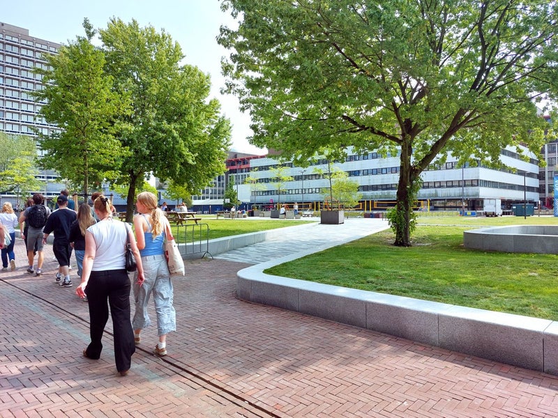 VU Amsterdam wins International Green Gown Award for ‘Fossil-Free Research’ - Vrije Universiteit ...